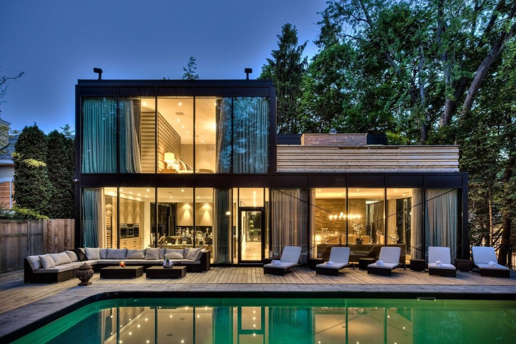 30+ Most Modern Glass Houses Designs